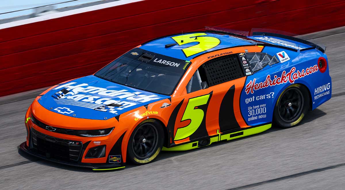 Small Team Drama Returns, Darlington Throwback Race - NASCAR Podcast